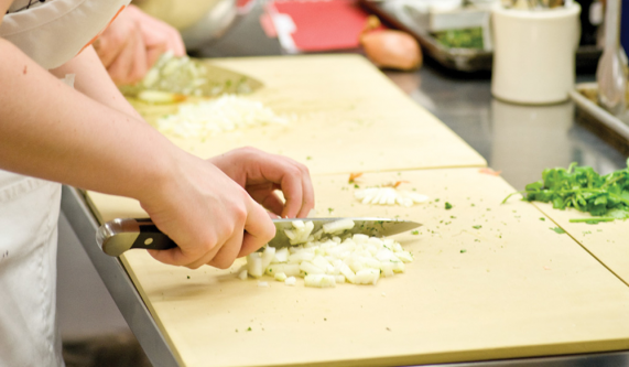 Best Basic Cooking Classes Near Me [In-Person & Live Online] | CourseHorse